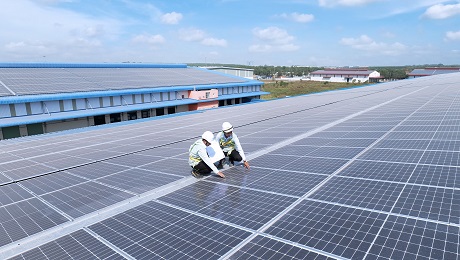 Installation guide for solar panels, DAT Group